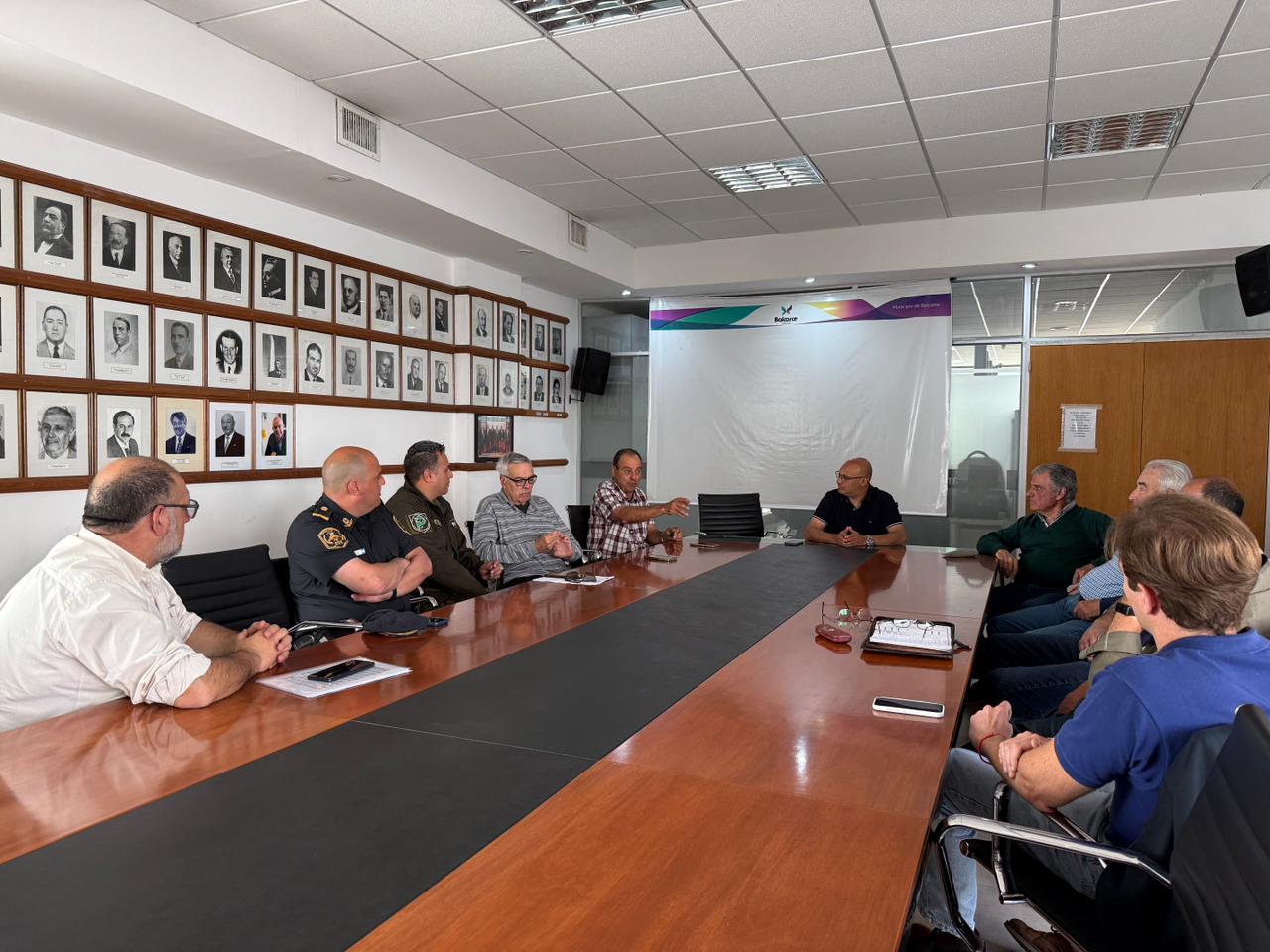 REUNIÓN INSTITUCIONAL EN EL PALACIO MUNICIPAL - MUNICIPALIDAD DE BALCARCE